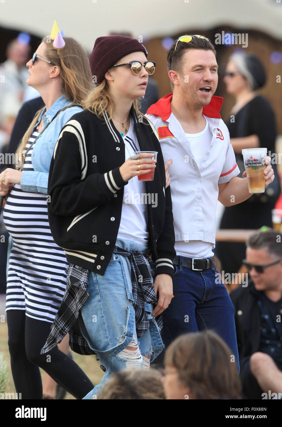 Cara Delevingne watches Grace Jones' performance at the Barclaycard ...