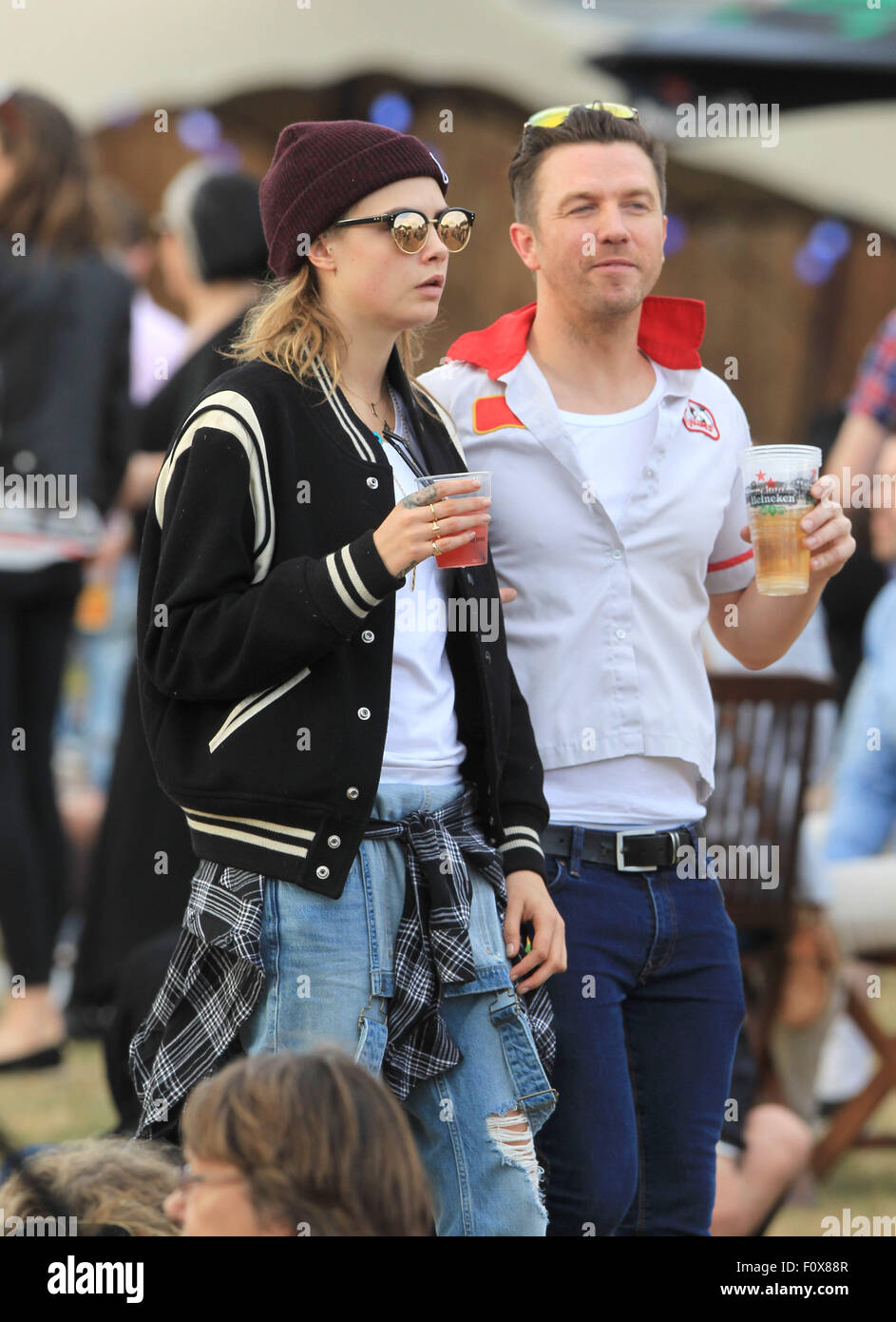 Cara Delevingne watches Grace Jones' performance at the Barclaycard ...