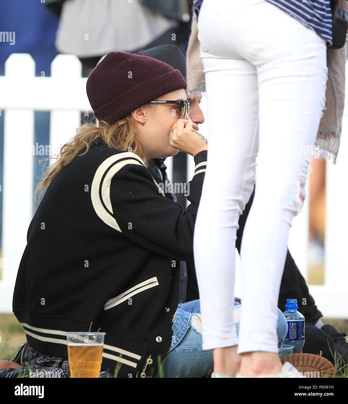 Cara Delevingne watches Grace Jones' performance at the Barclaycard ...