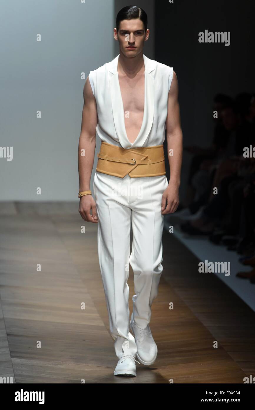 Milan Men's Fashion Week Spring/Summer 2016 - DAKS - Catwalk Featuring ...