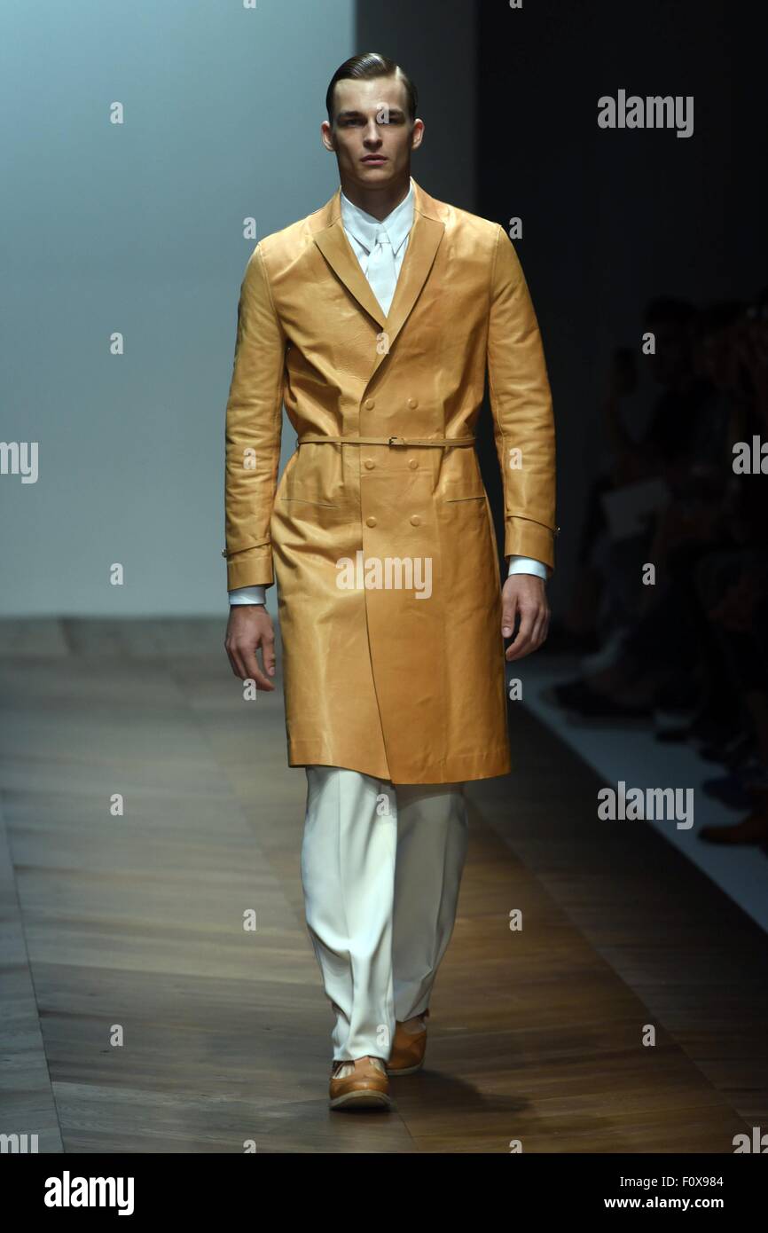 Milan Men's Fashion Week Spring/Summer 2016 - DAKS - Catwalk Featuring ...