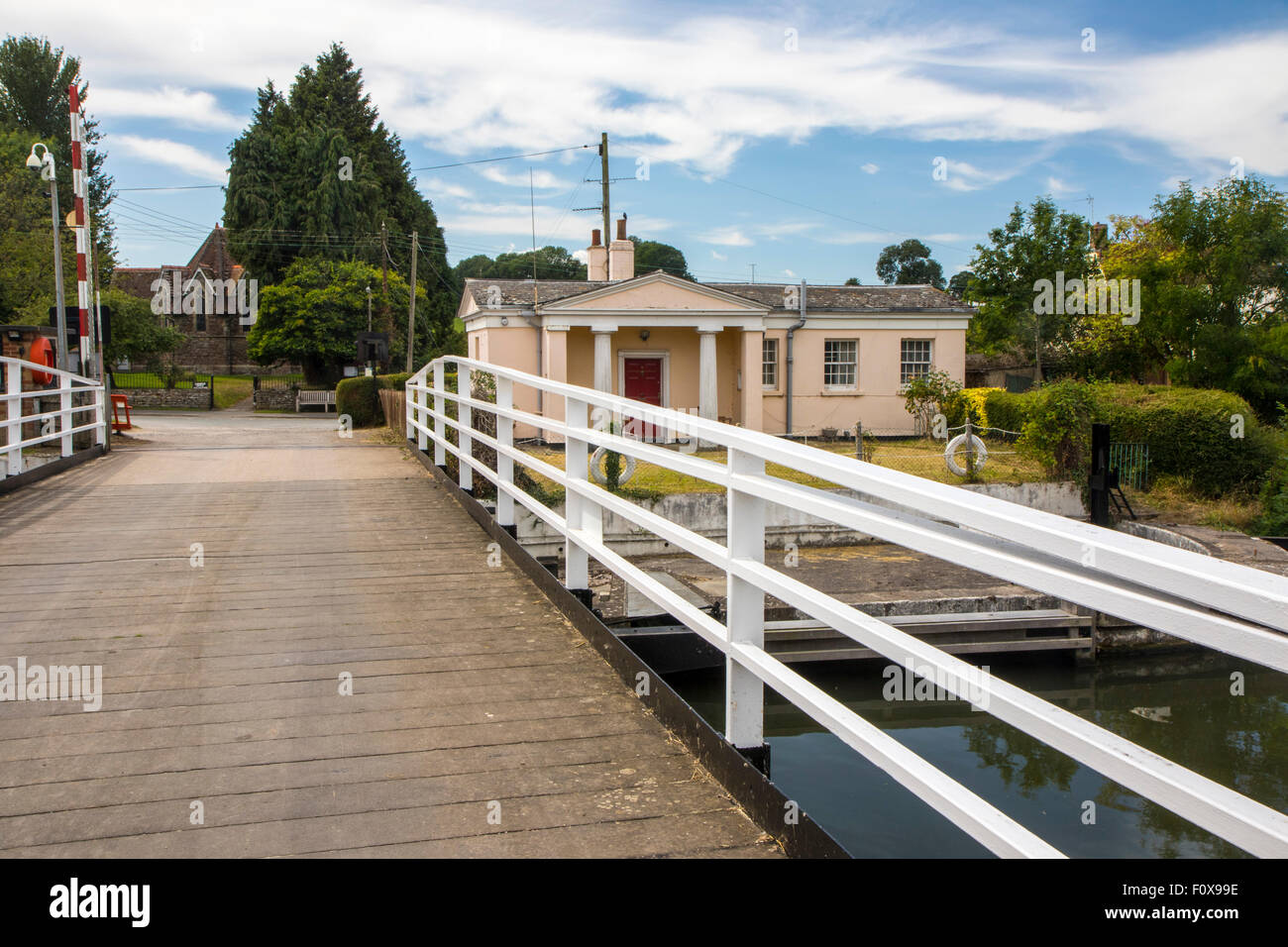 Slimbridge gloucestershire sharpness canal hi-res stock photography and ...