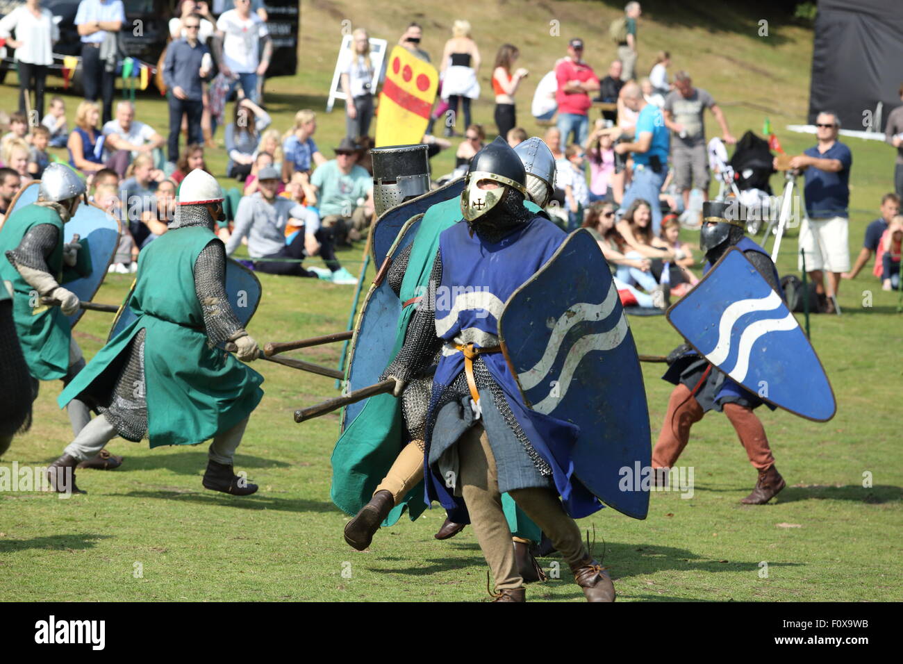 Clash at the castle hi-res stock photography and images - Alamy