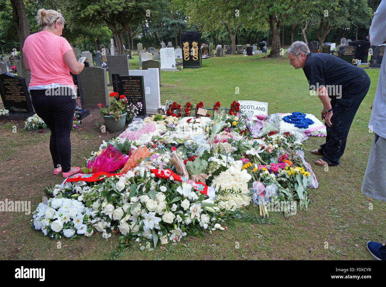 In allerton cemetery hi-res stock photography and images - Alamy