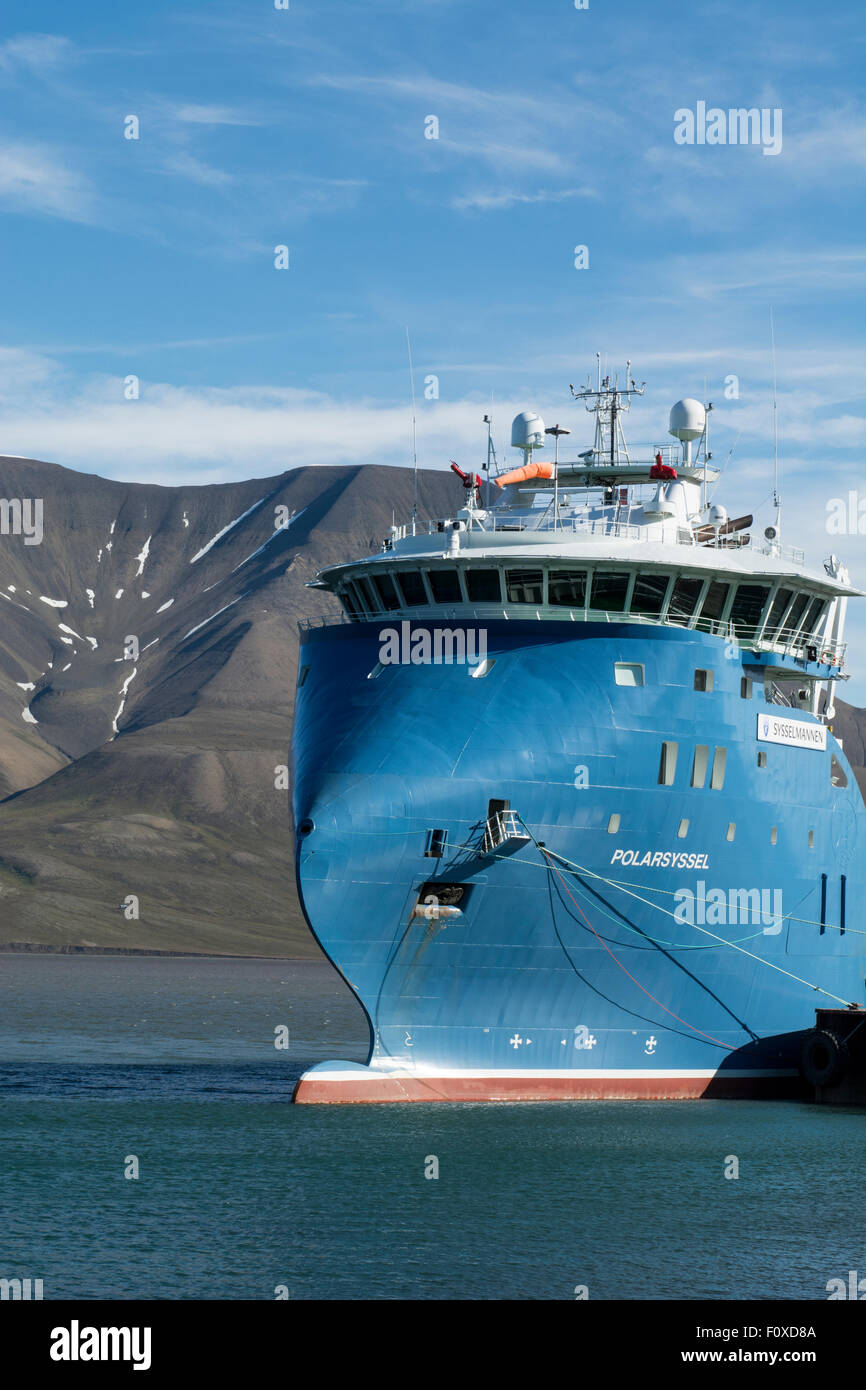 Port longyearbyen spitsbergen svalbard hi-res stock photography and ...