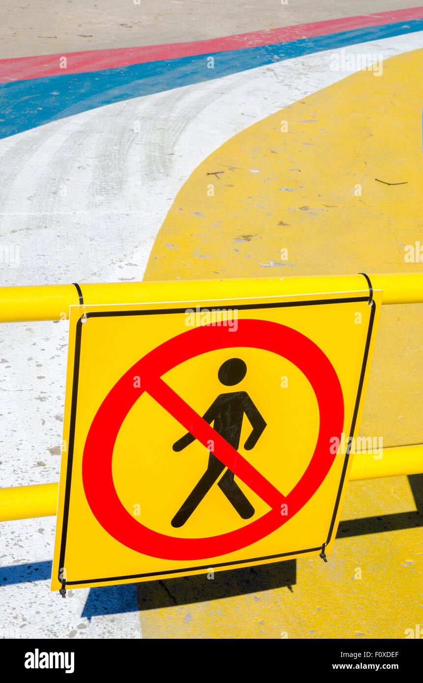 Road sign dont walk hi-res stock photography and images - Alamy