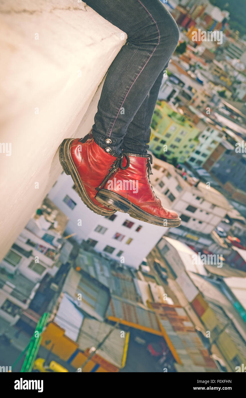 Rooftop edge hi-res stock photography and images - Alamy