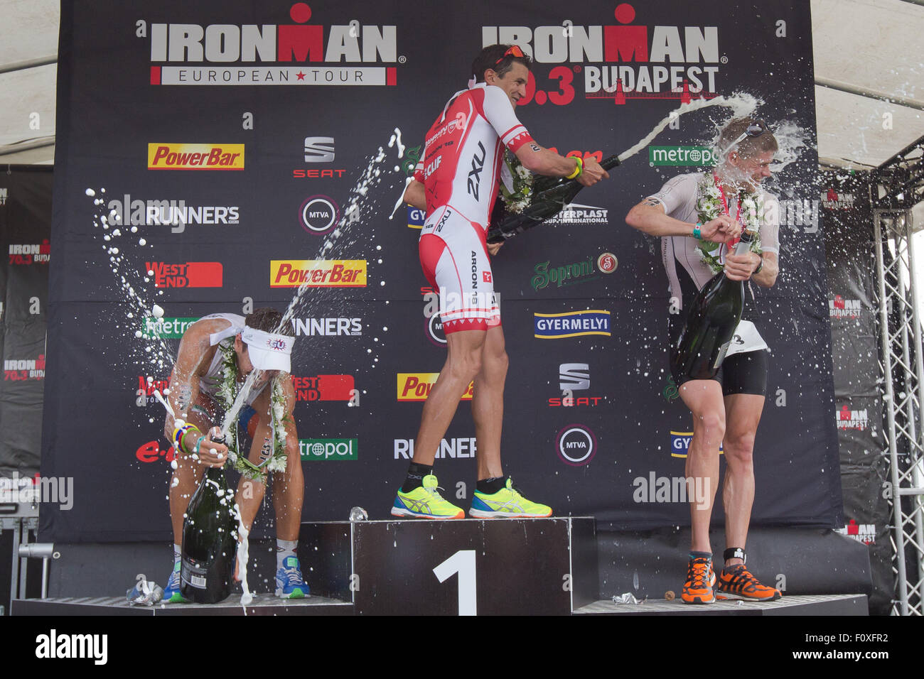 Budapest, Alberto Casadei (L) of Italy and third place Matt Trautman (R ...