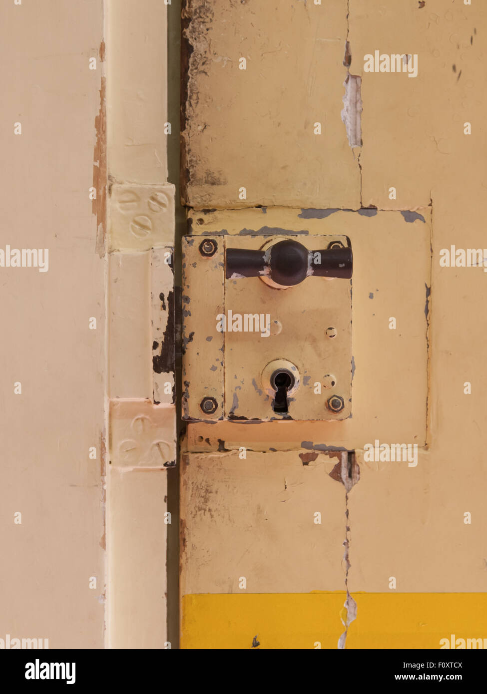 Old lock in a prison hi-res stock photography and images - Alamy