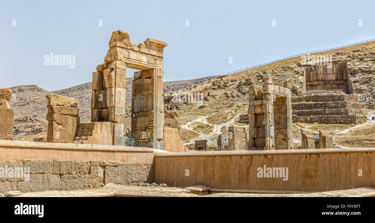 Persepolis ruins hi-res stock photography and images - Alamy