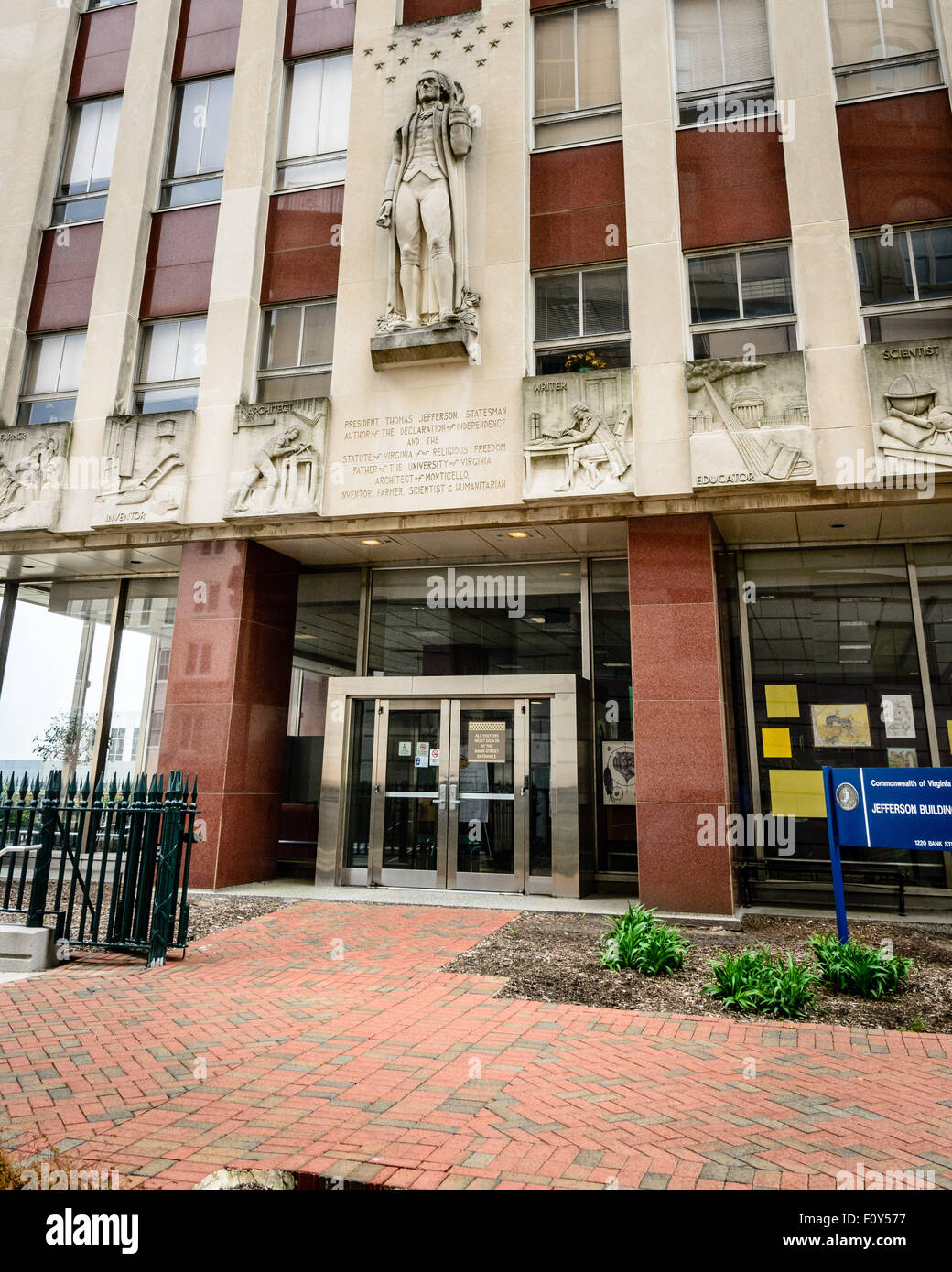 Sculptures on facade of Thomas Hunter Blanton Office Building (Thomas ...