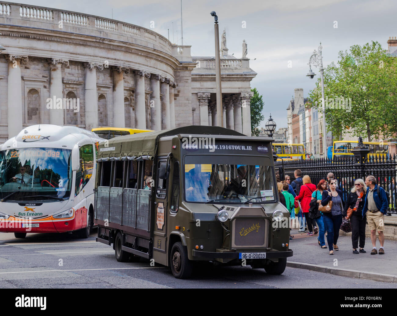 Bus sightseeing dublin ireland hi-res stock photography and images - Alamy