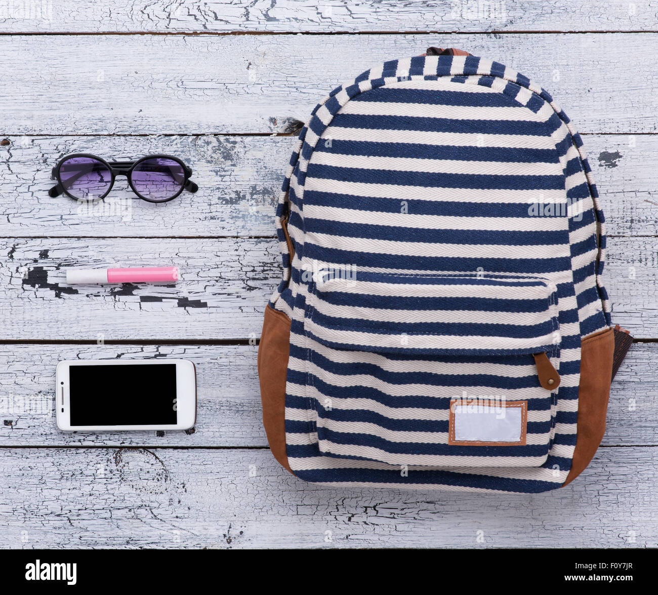 Summer objects on wooden Stock Photo - Alamy