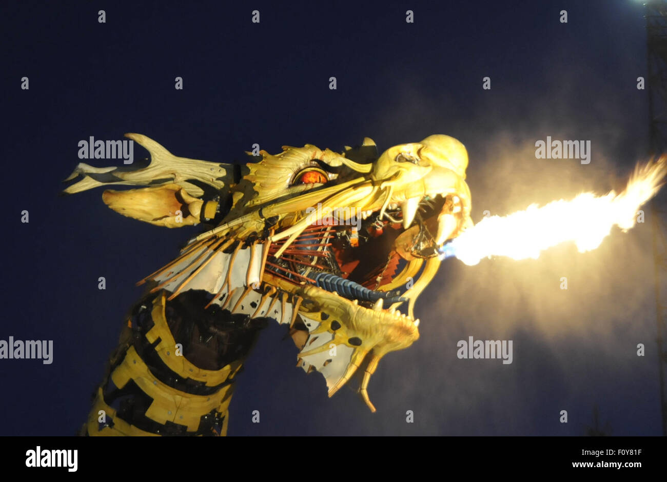 La machine dragon horse hi-res stock photography and images - Alamy