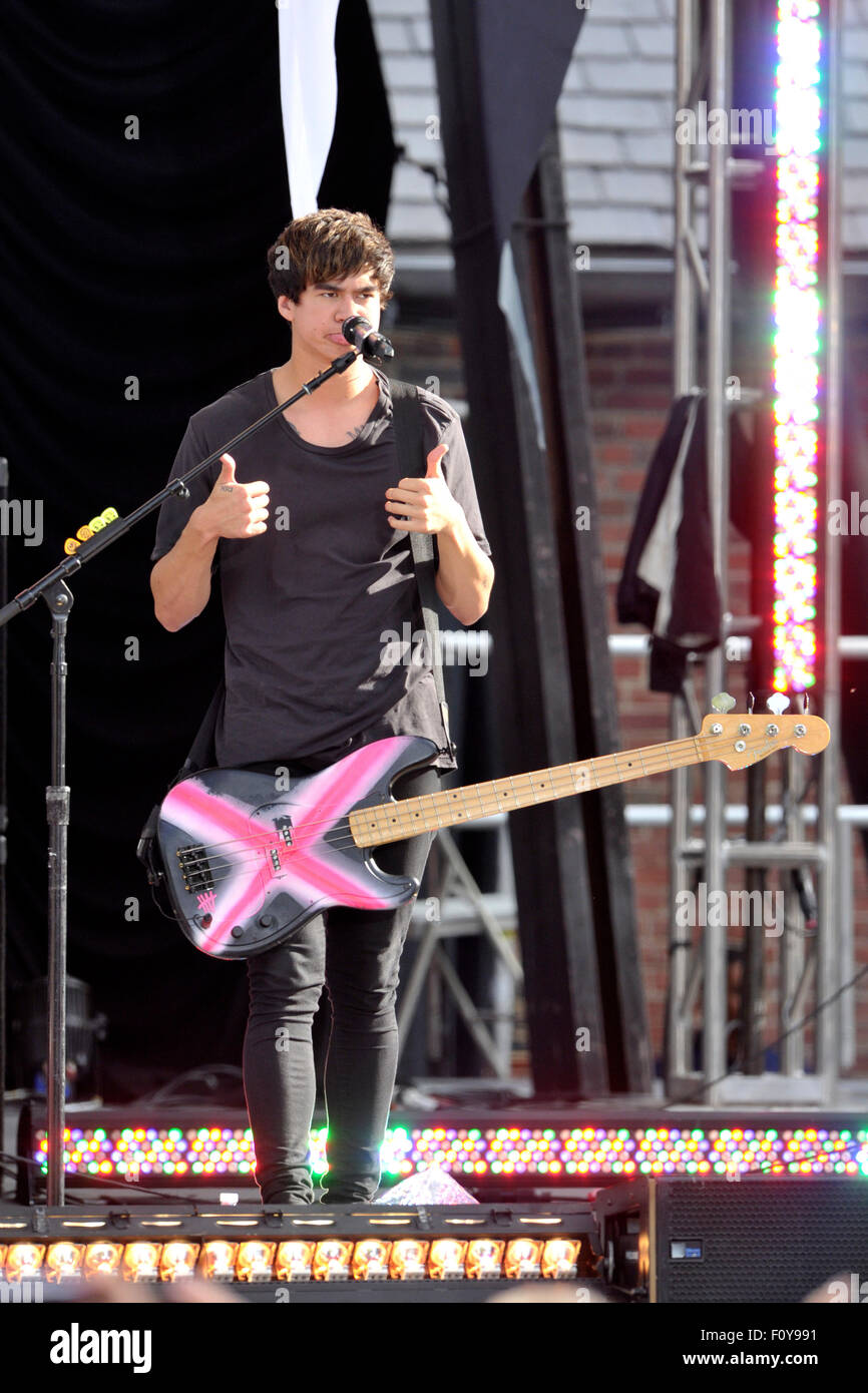 Calum Hood Revealing