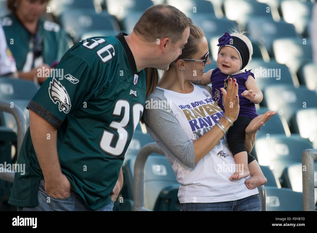 Family of eagles hi-res stock photography and images - Alamy
