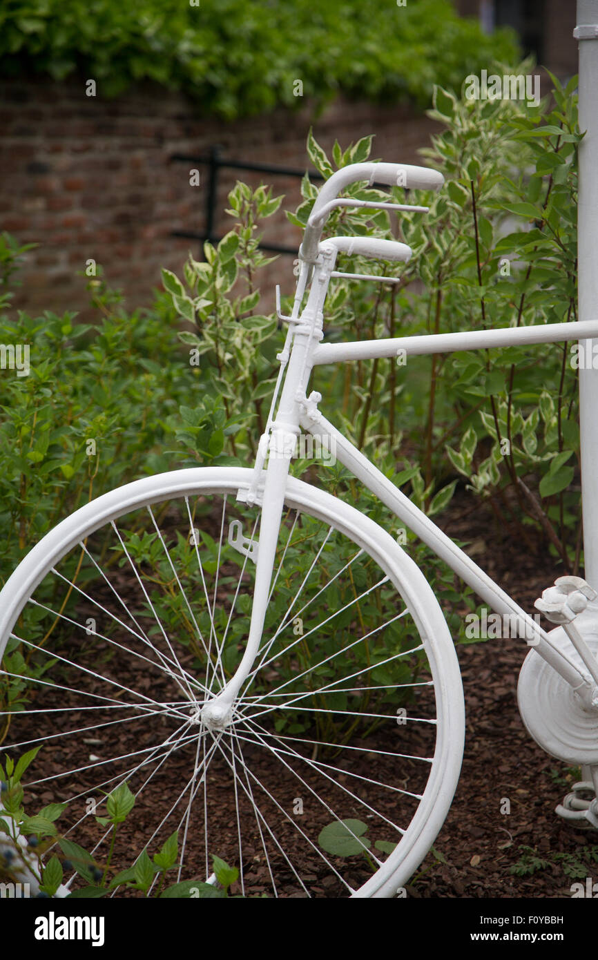 Retro cycle hi-res stock photography and images - Alamy