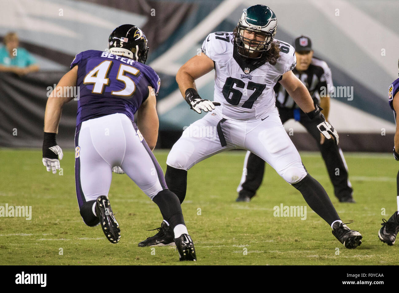 August 22, 2015: Philadelphia Eagles tackle Dennis Kelly (67) in action ...