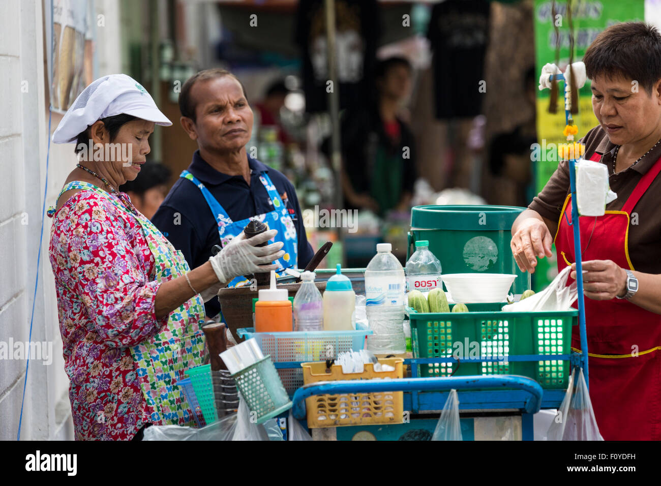 Street food bangkok hi-res stock photography and images - Alamy
