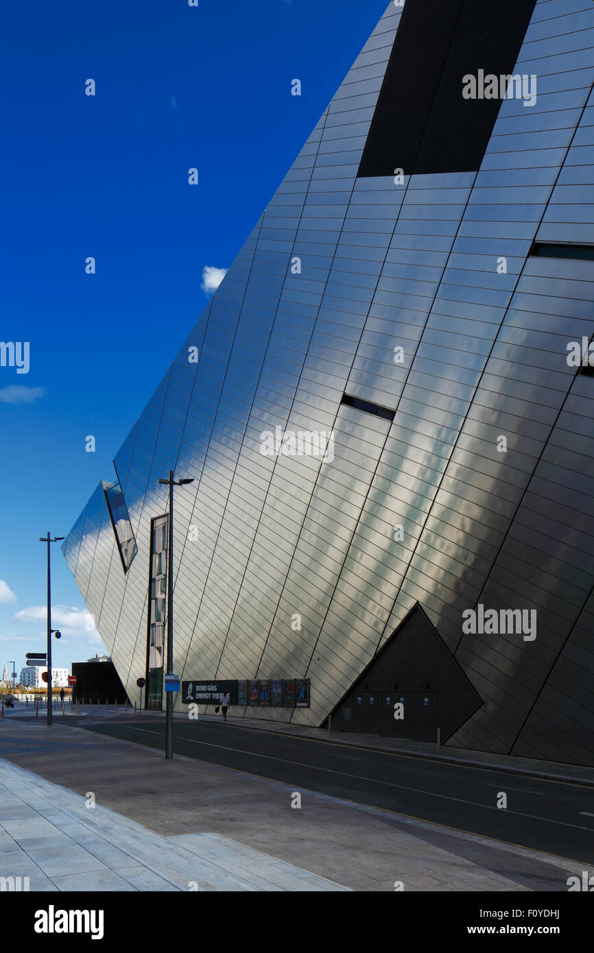 Modern architecture of Dublin Docklands area on a beautiful day Stock ...