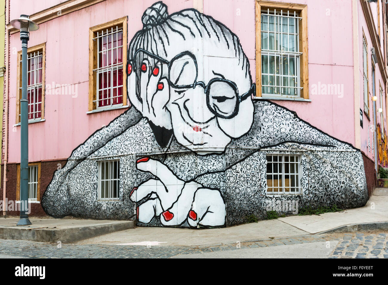 Street art, graffiti, in Valparaiso, Chile Stock Photo - Alamy