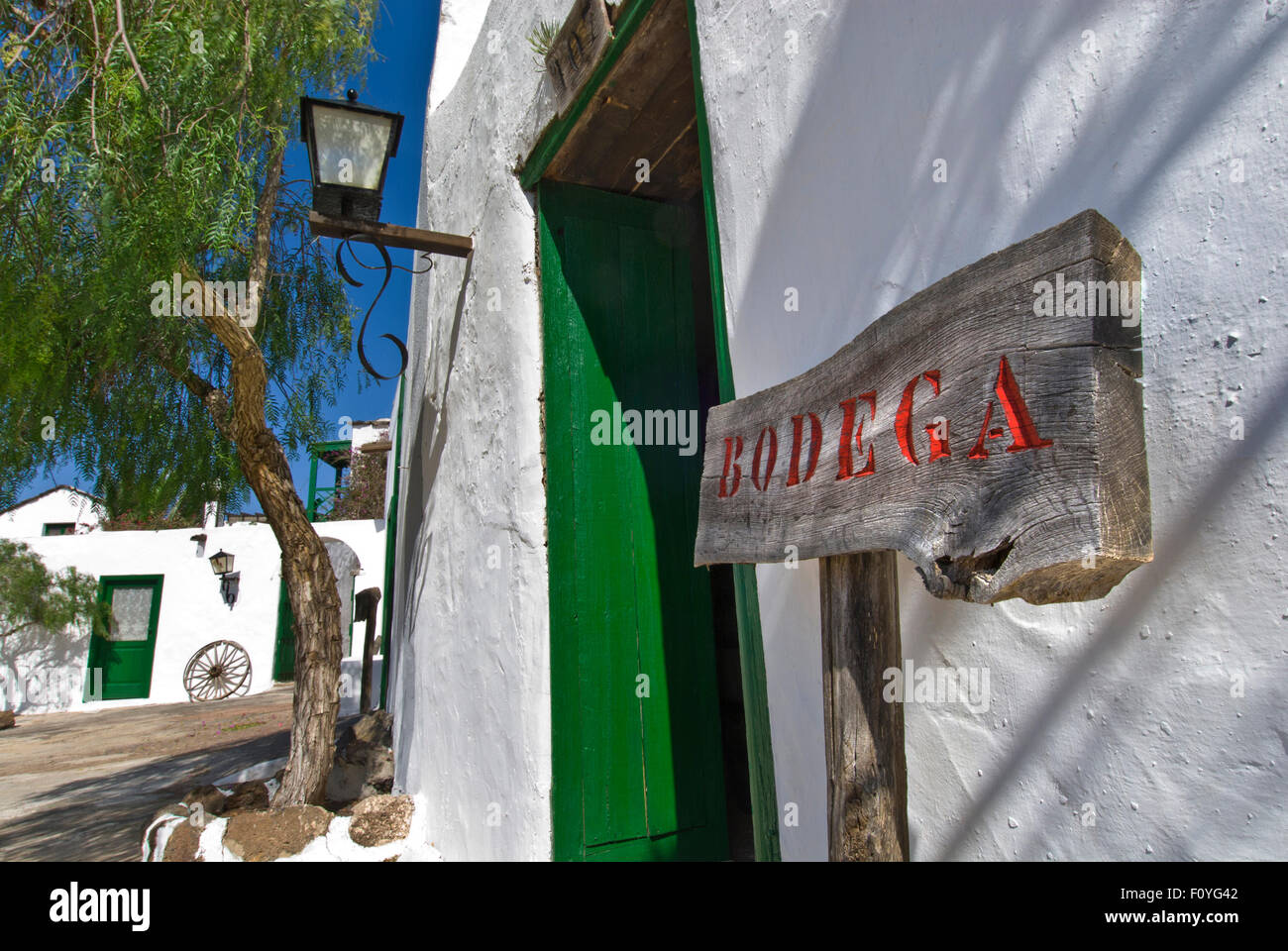 Vino blanco local hi-res stock photography and images - Alamy