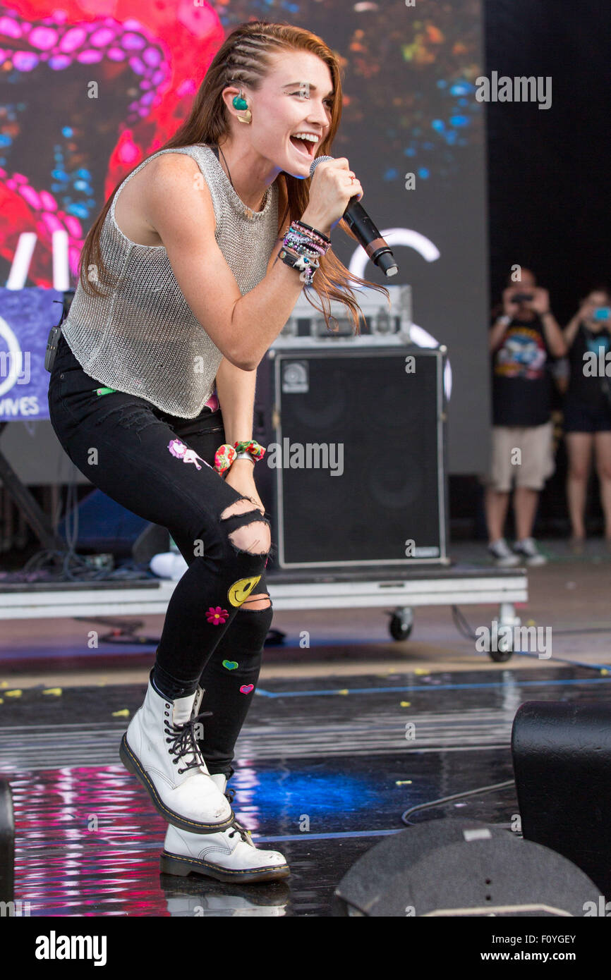 Wantagh, New York, USA. 23rd Aug, 2015. Singer MANDY LEE of MisterWives ...