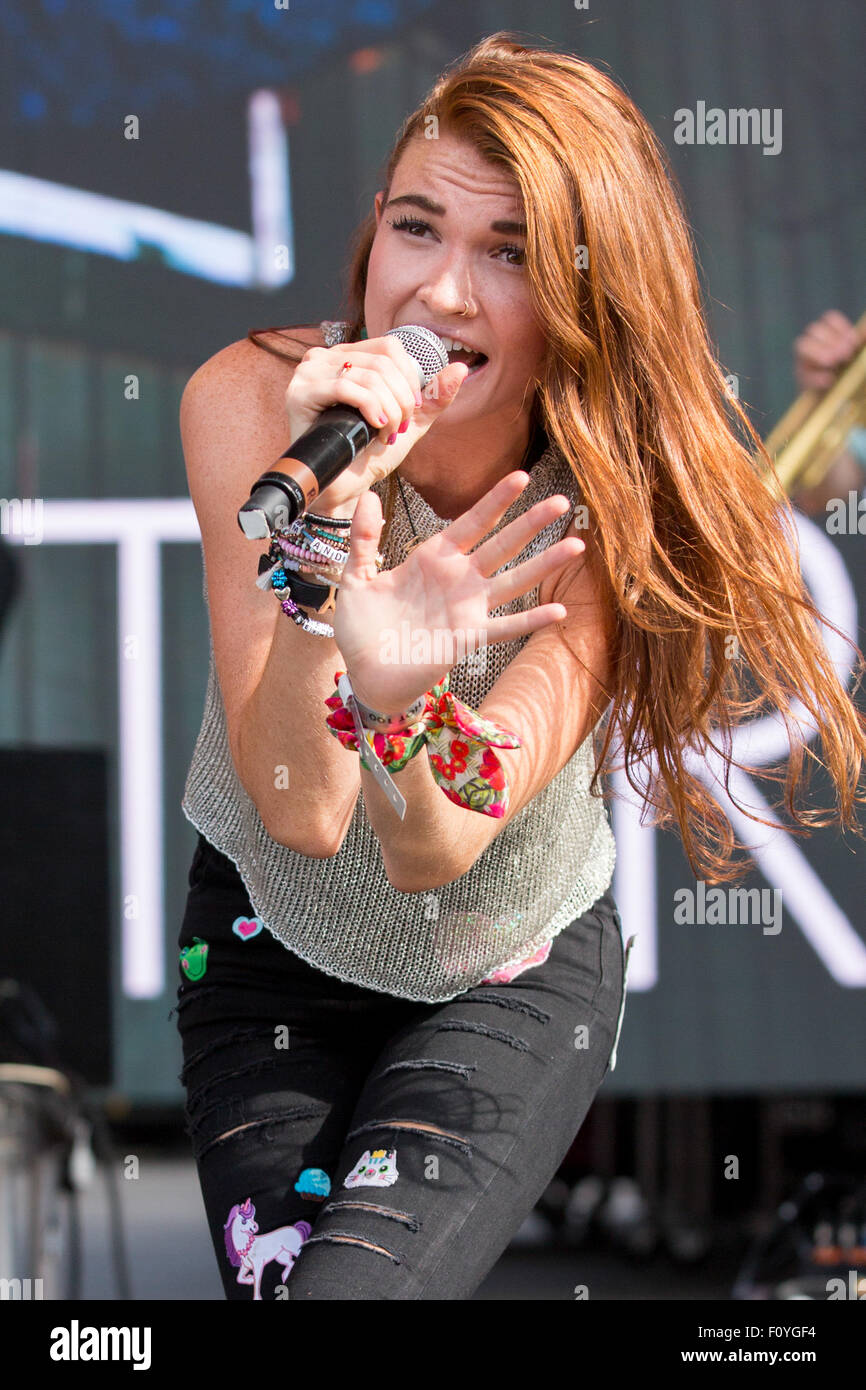 Wantagh, New York, USA. 23rd Aug, 2015. Singer MANDY LEE of MisterWives ...