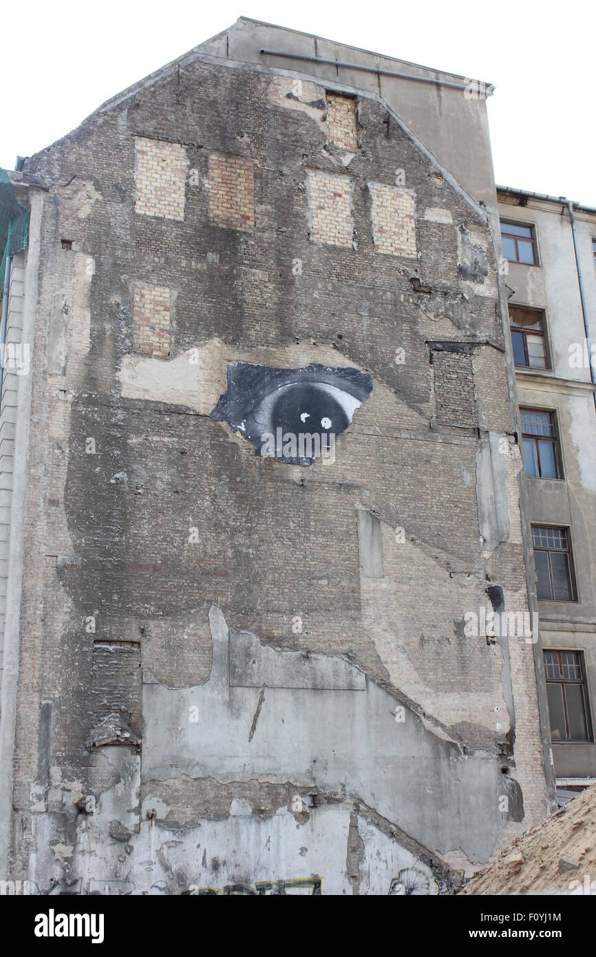 Eye building hi-res stock photography and images - Alamy