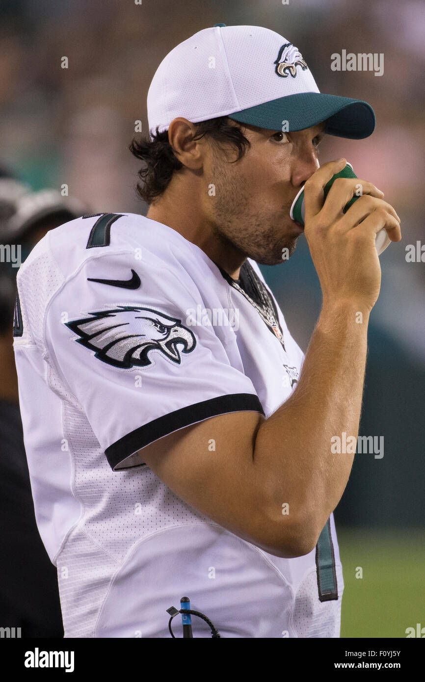August 22, 2015: Philadelphia Eagles quarterback Sam Bradford (7) looks ...