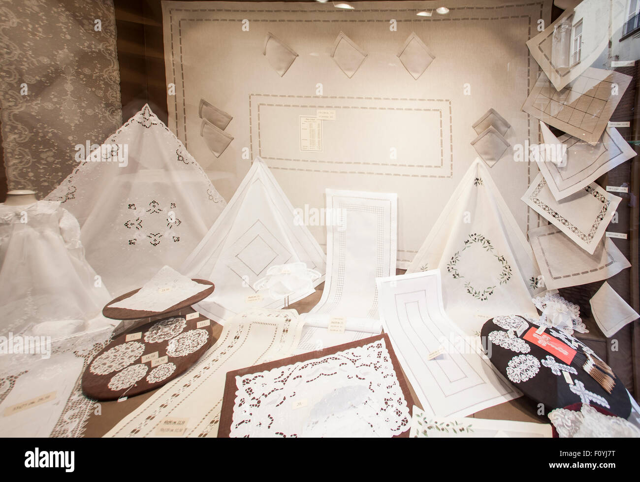 Bruges lace center hi-res stock photography and images - Alamy