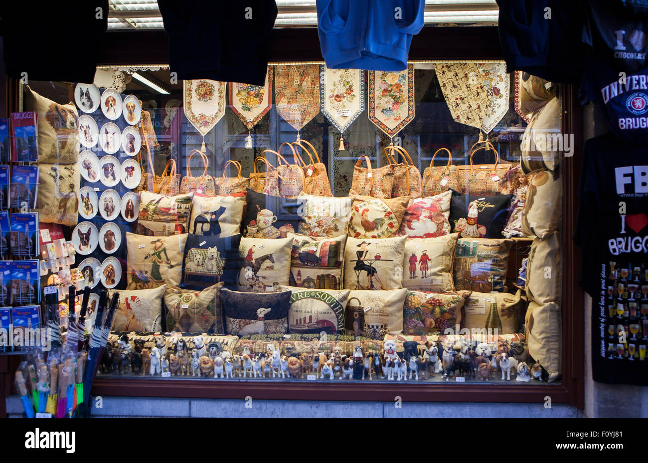 Lace shop bruges belgium europe hi-res stock photography and images - Alamy
