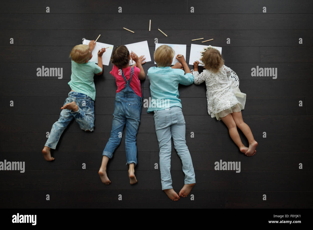 kids drawing pictures Stock Photo - Alamy