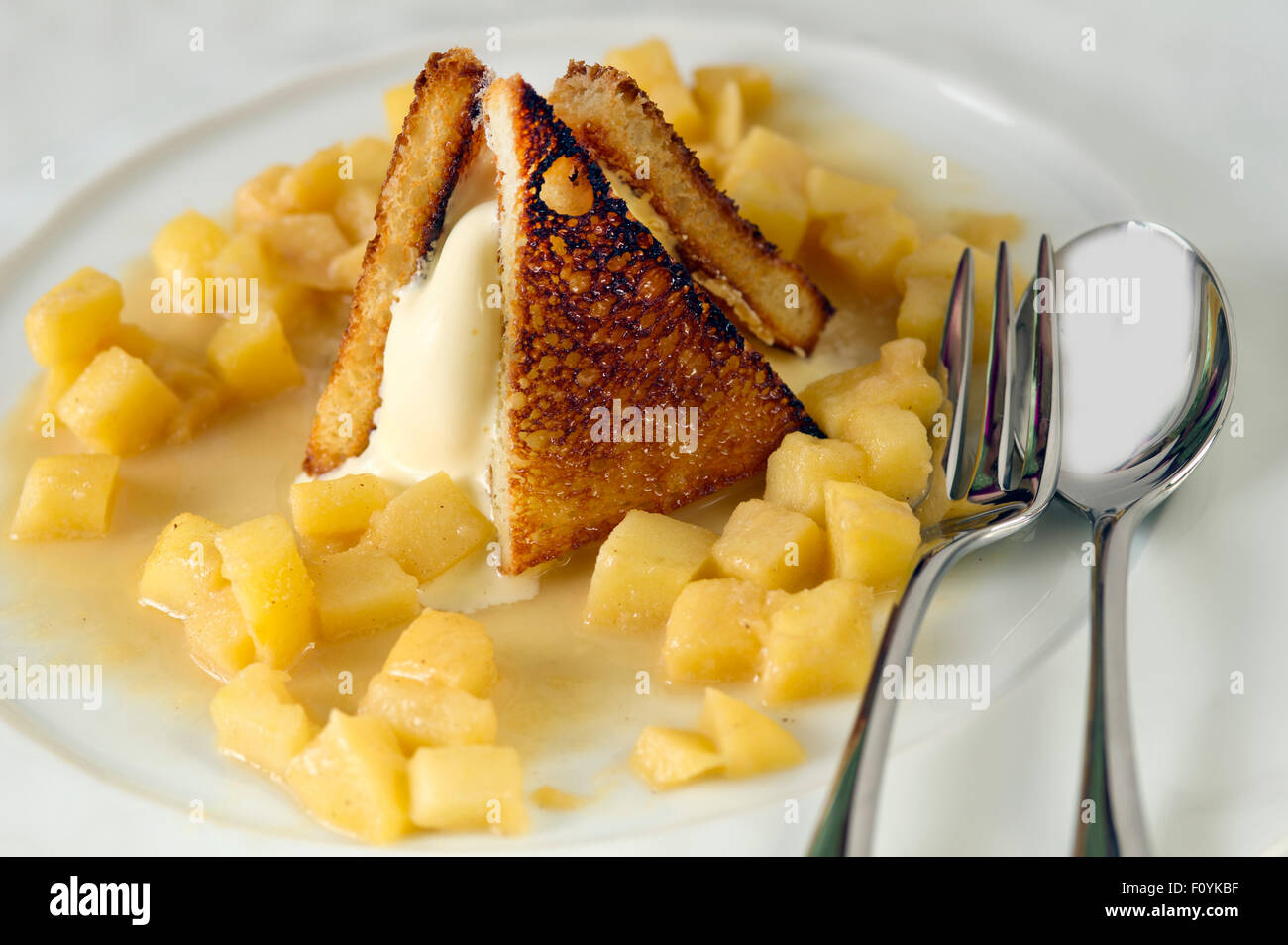 Toast and apple hi-res stock photography and images - Alamy