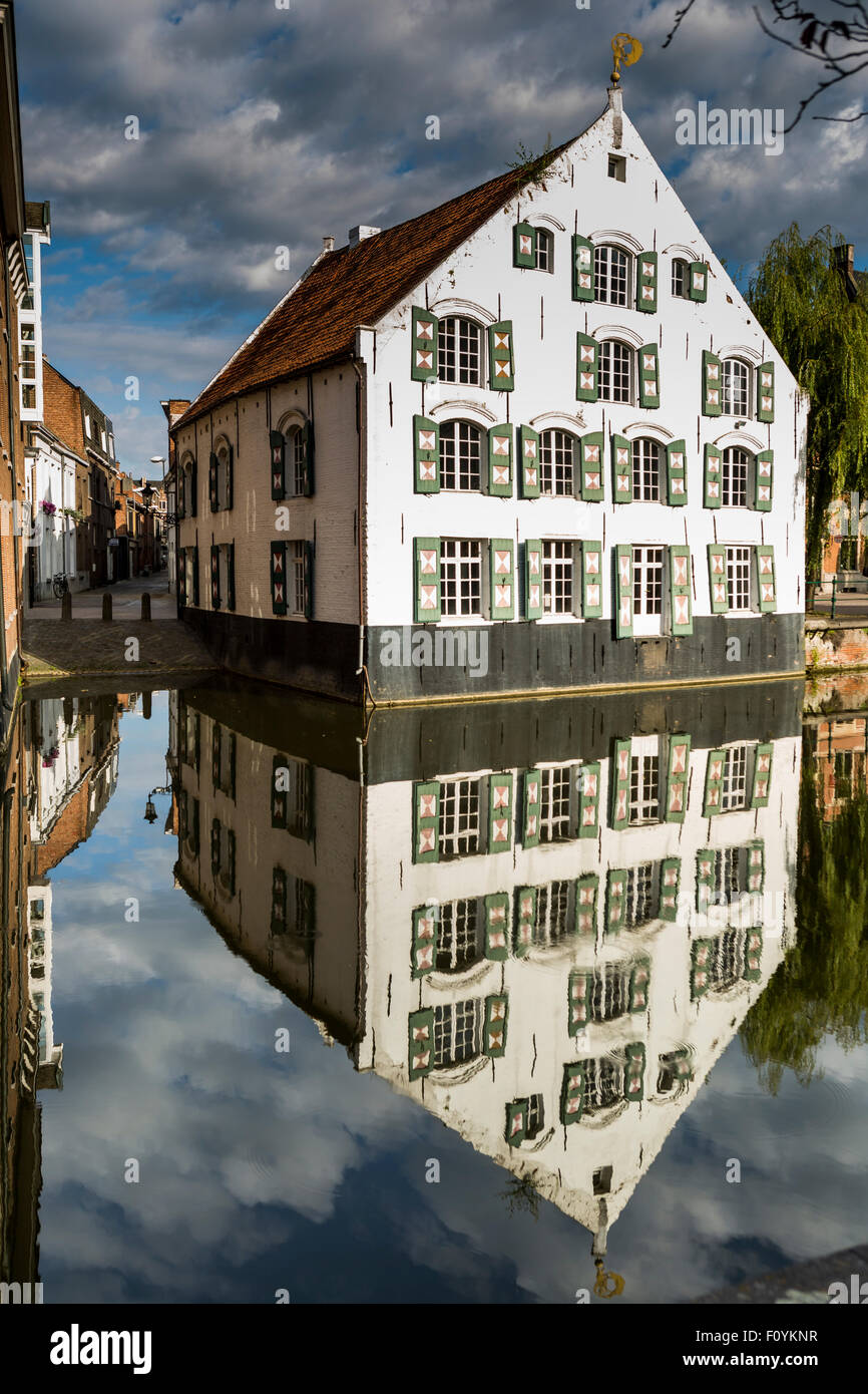 The Fortuin restaurant on the Nethe in Lier, Belgium Stock Photo - Alamy