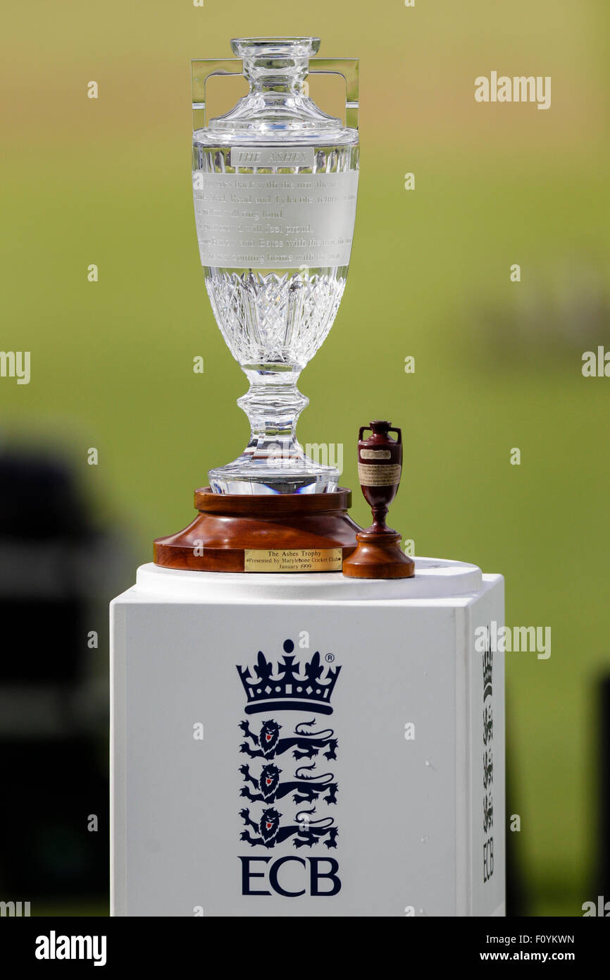 London, UK. 23rd Aug, 2015. Investec Ashes 5th Test, day 4. England ...