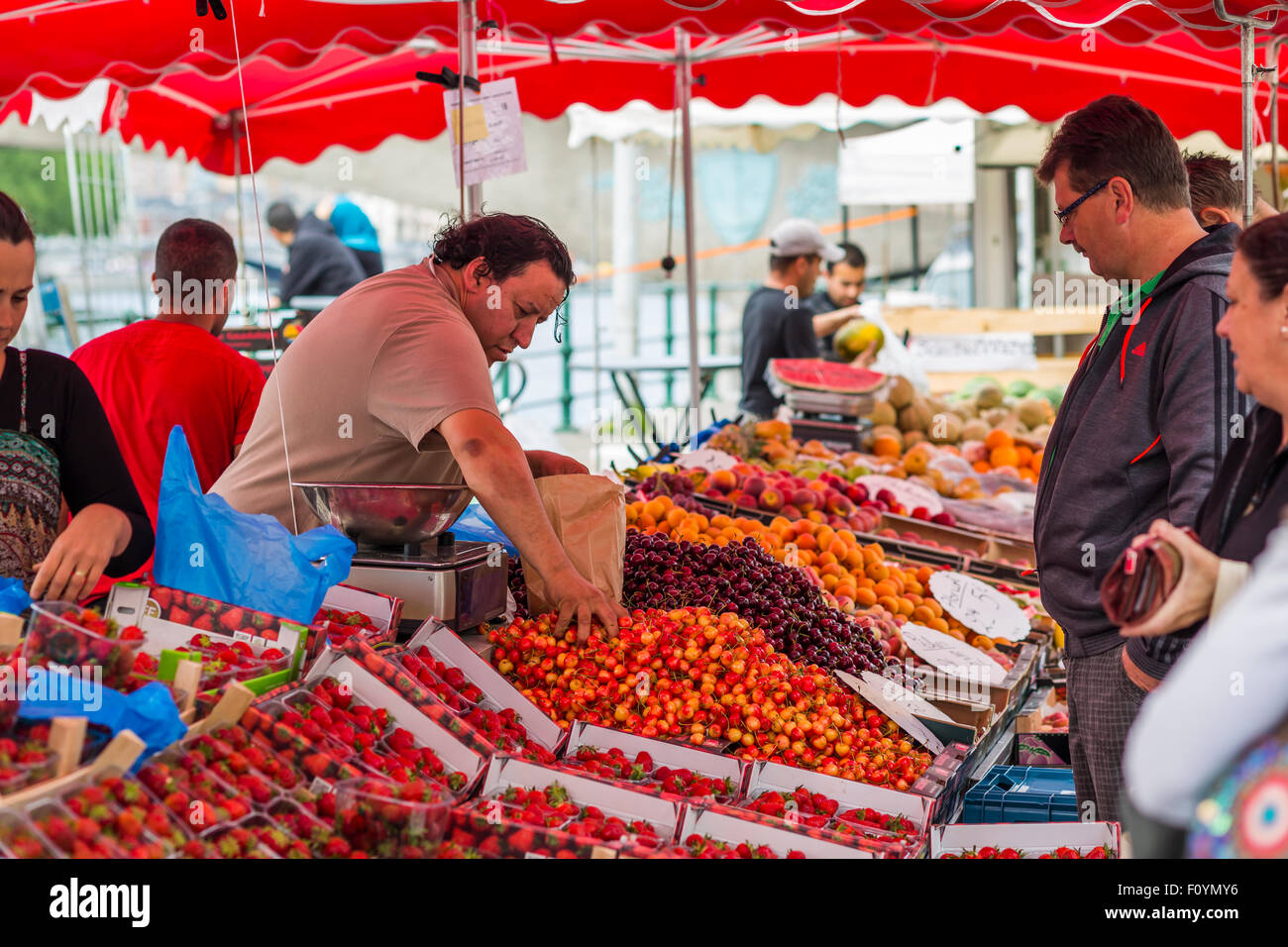 Liege street market hi-res stock photography and images - Alamy