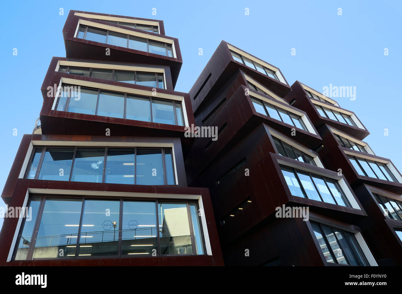 Glass Faced Building High Resolution Stock Photography and Images - Alamy