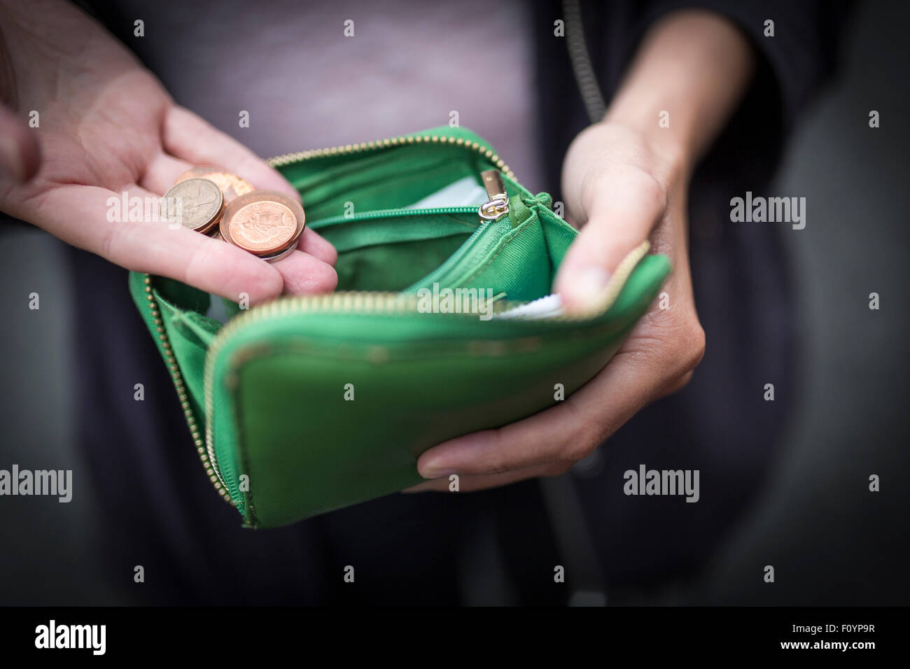 Money change hands hi-res stock photography and images - Alamy