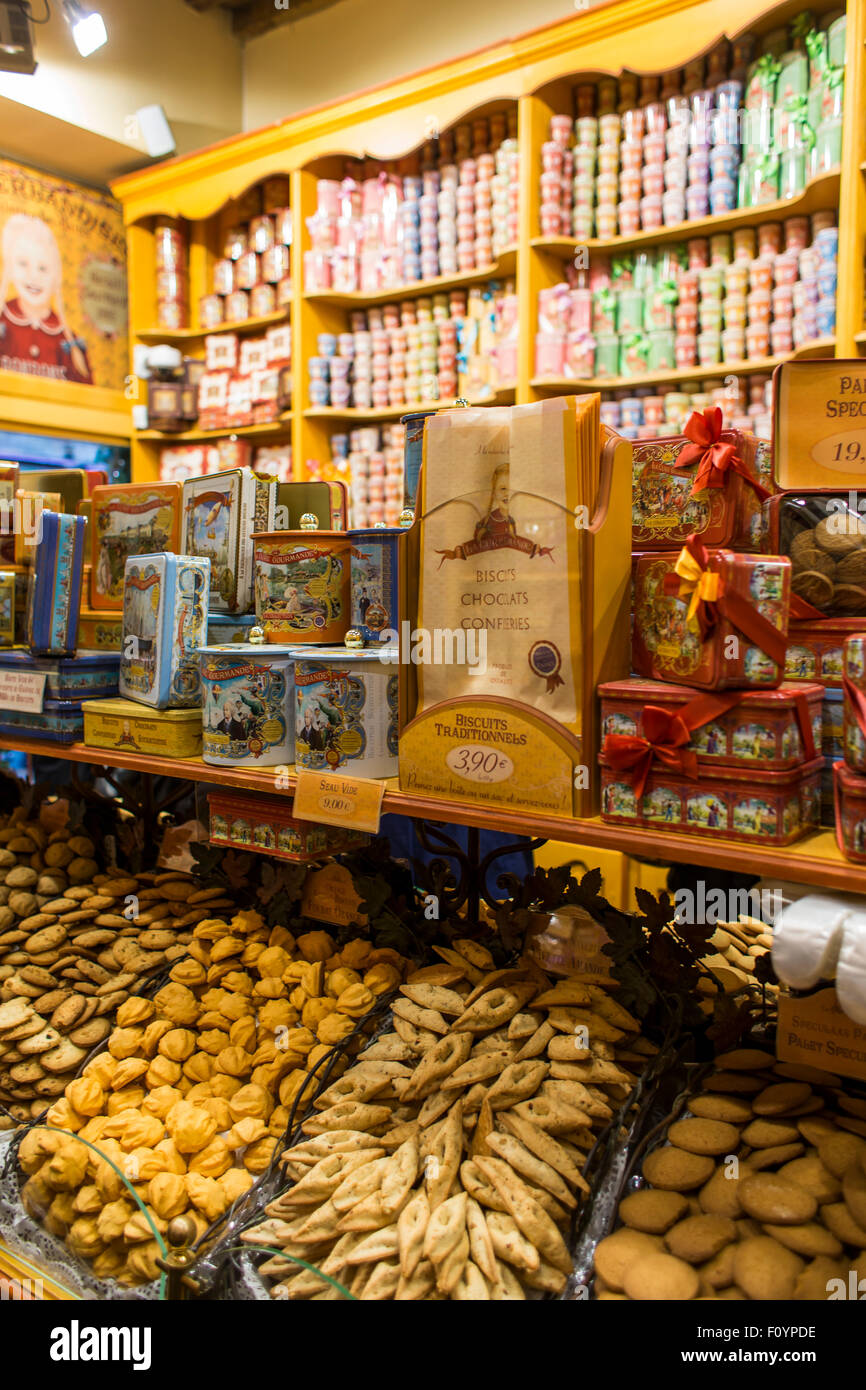 Chocolate and biscuit shop, Brussels, Belgium Stock Photo - Alamy