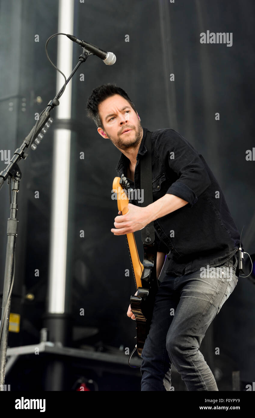 Pete Loeffler Guitarist and vocals for the band Chevelle Performing at ...