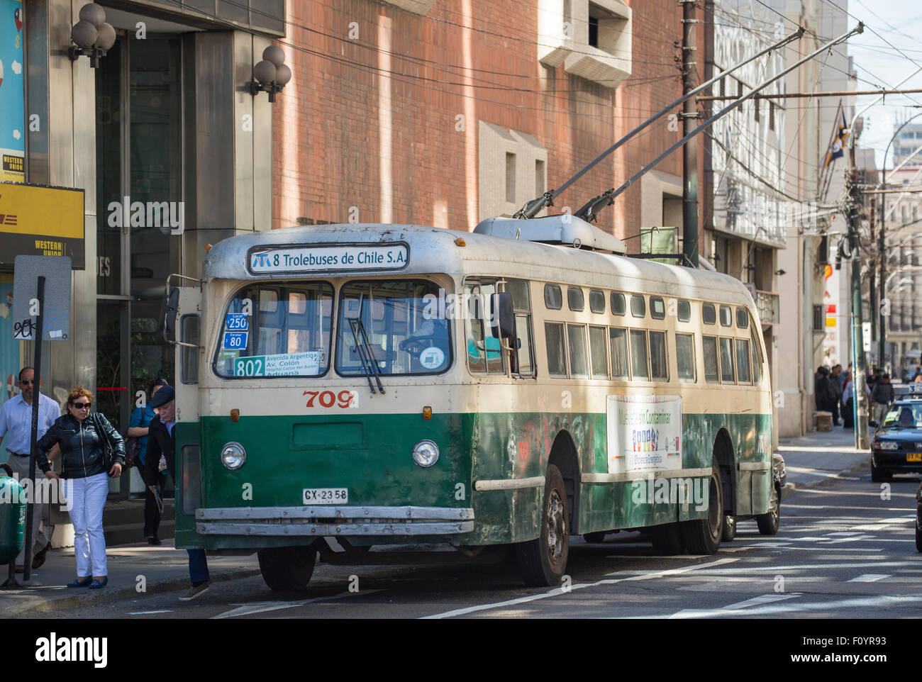 Trolleybus in Valparaiso, Chile Stock Photo - Alamy