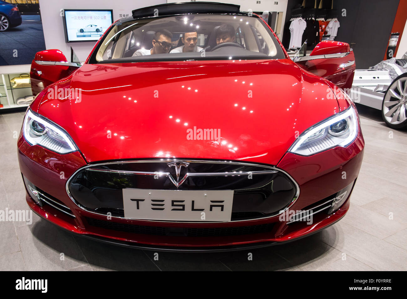Tesla model parked out hi-res stock photography and images - Alamy