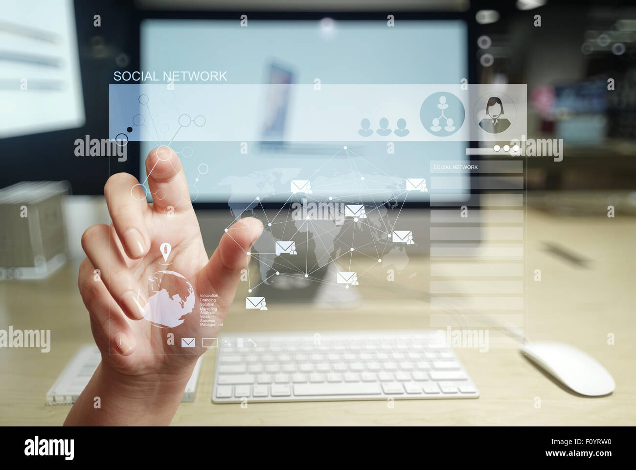 Computer demonstration hi-res stock photography and images - Alamy