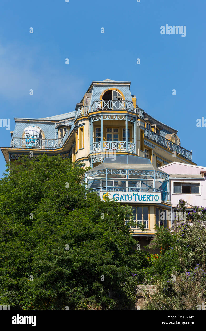 Gato Tuerto hilltop restaurant, Valpaaraiso, Chile Stock Photo - Alamy