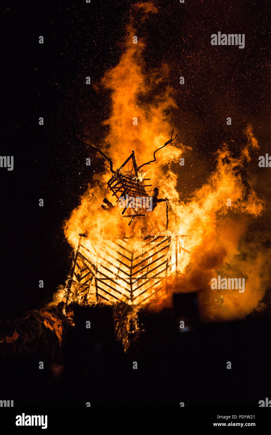 GREEN MAN, PYRE, BURNING, SET ALIGHT, TRADITION: Glanusk Park near ...