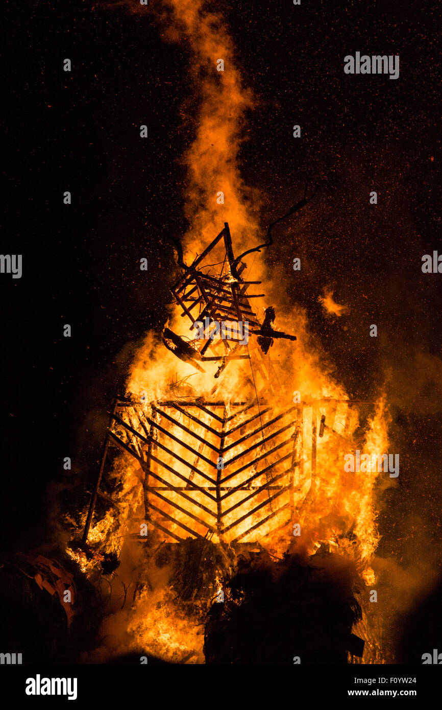 GREEN MAN, PYRE, BURNING, SET ALIGHT, TRADITION: Glanusk Park near ...