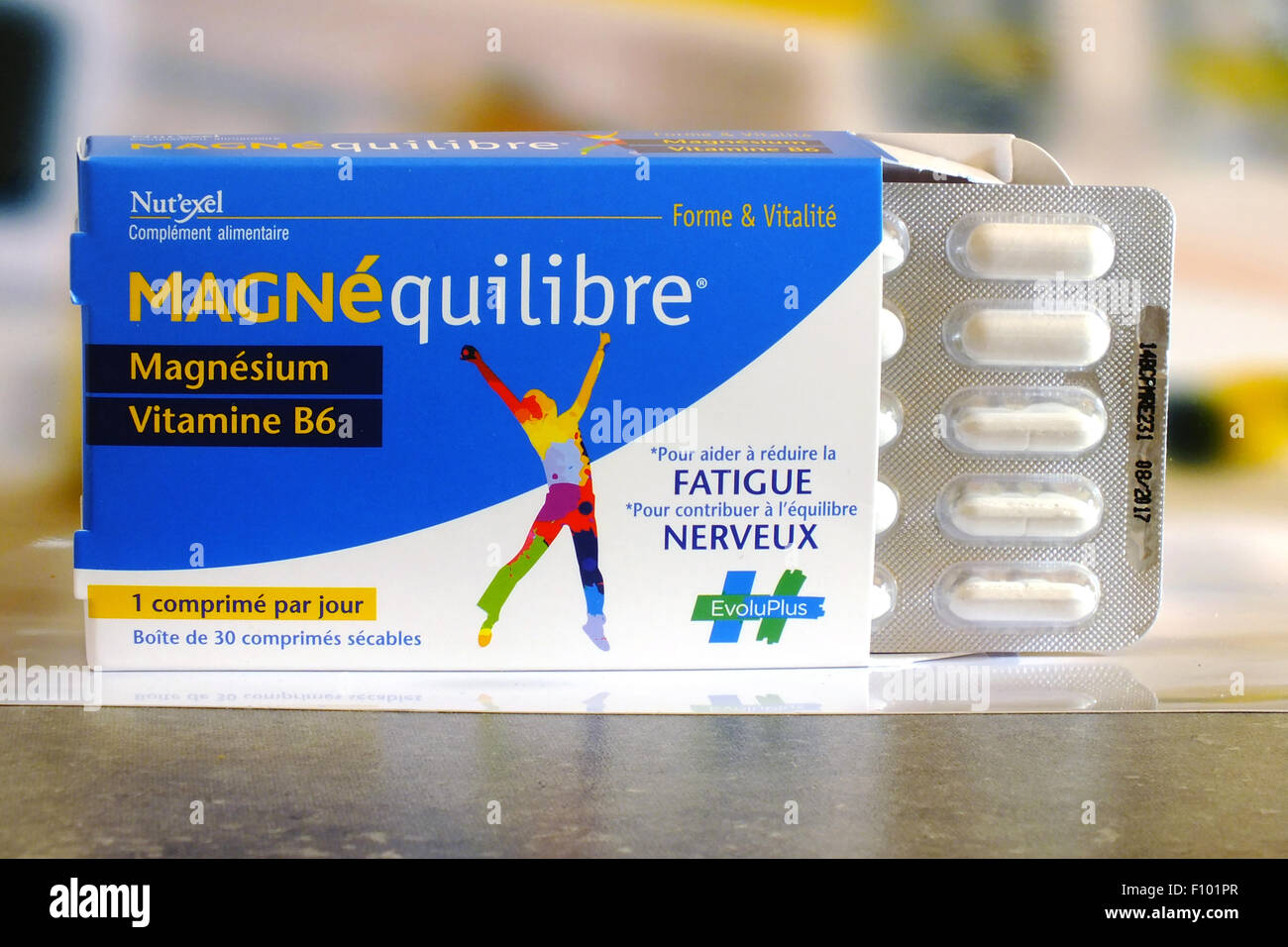 Magnesium tablets hi-res stock photography and images - Alamy