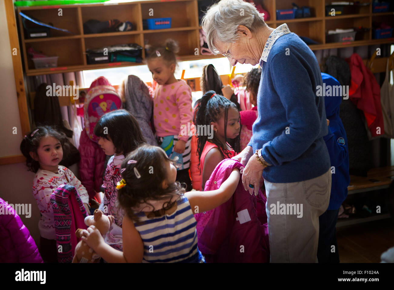 Intergenerational group discussion hi-res stock photography and images ...