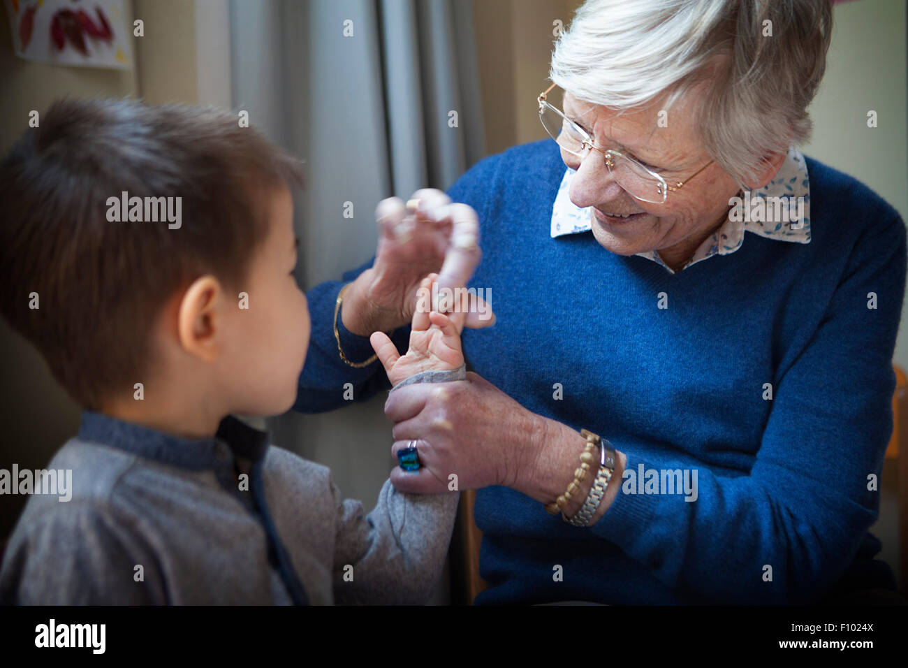 Intergenerational care hi-res stock photography and images - Alamy